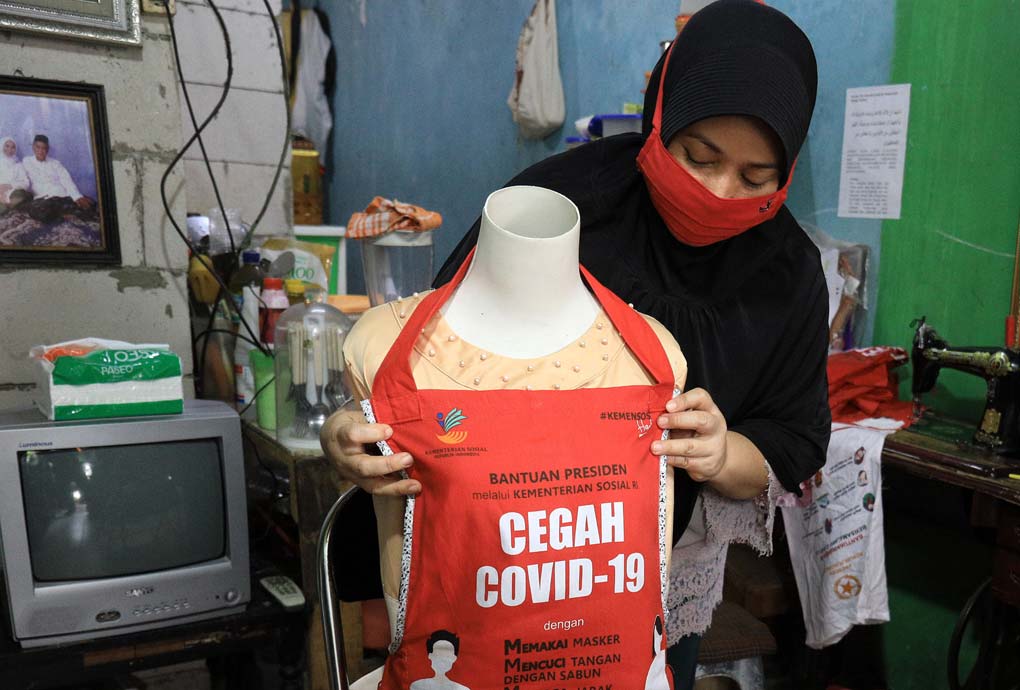 UKM Dari Bahan Tas Bansos Covid-19 - Economic Zone