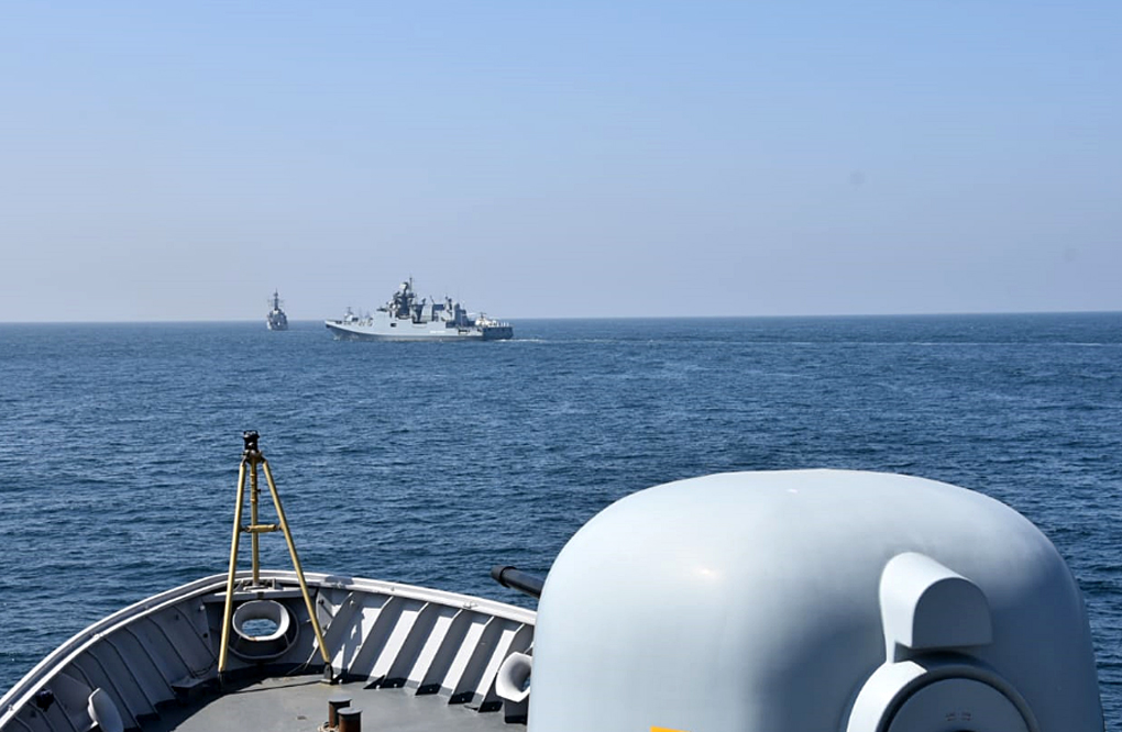 Latihan Bersama, KRI Bung Tomo-357 Berlayar di Laut Arab - Economic…