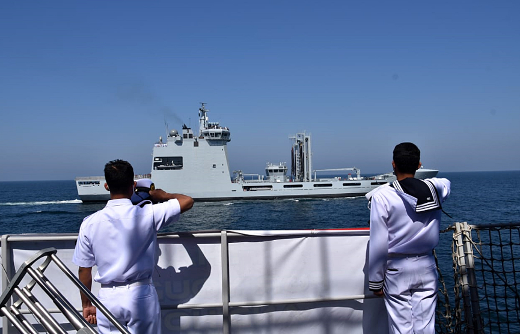 Latihan Bersama, KRI Bung Tomo-357 Berlayar di Laut Arab - Economic…