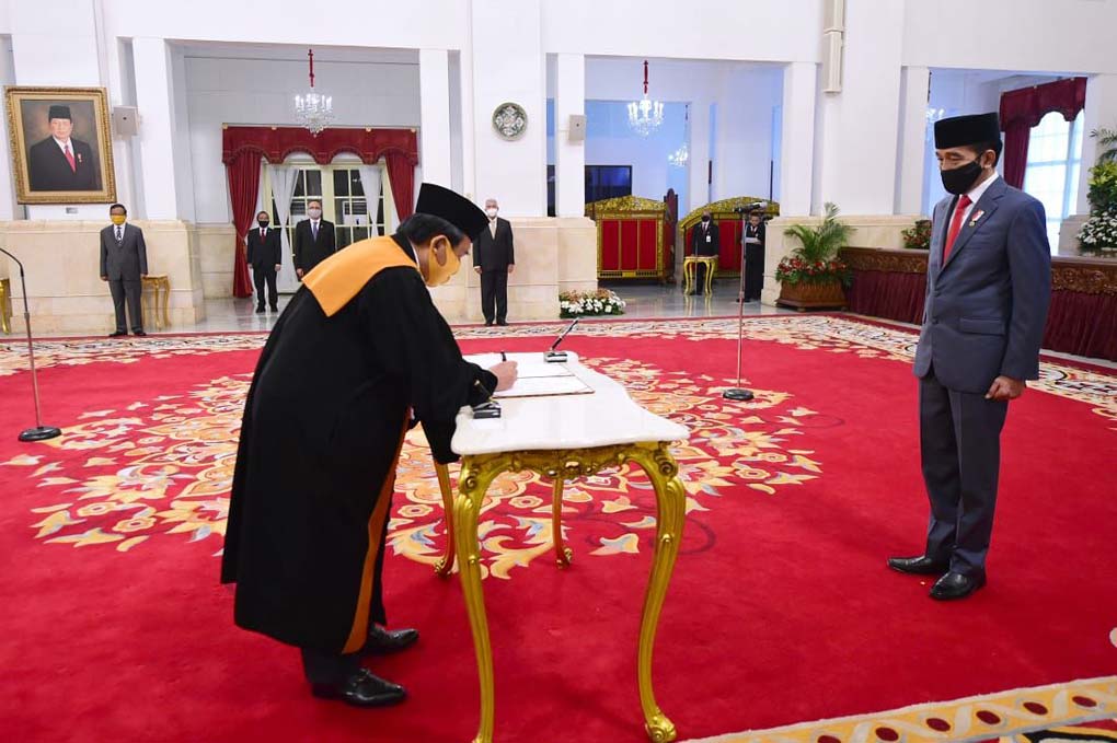 Pelantikan Ketua Mahkamah Agung - Economic Zone